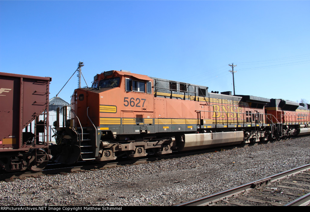 BNSF 5627